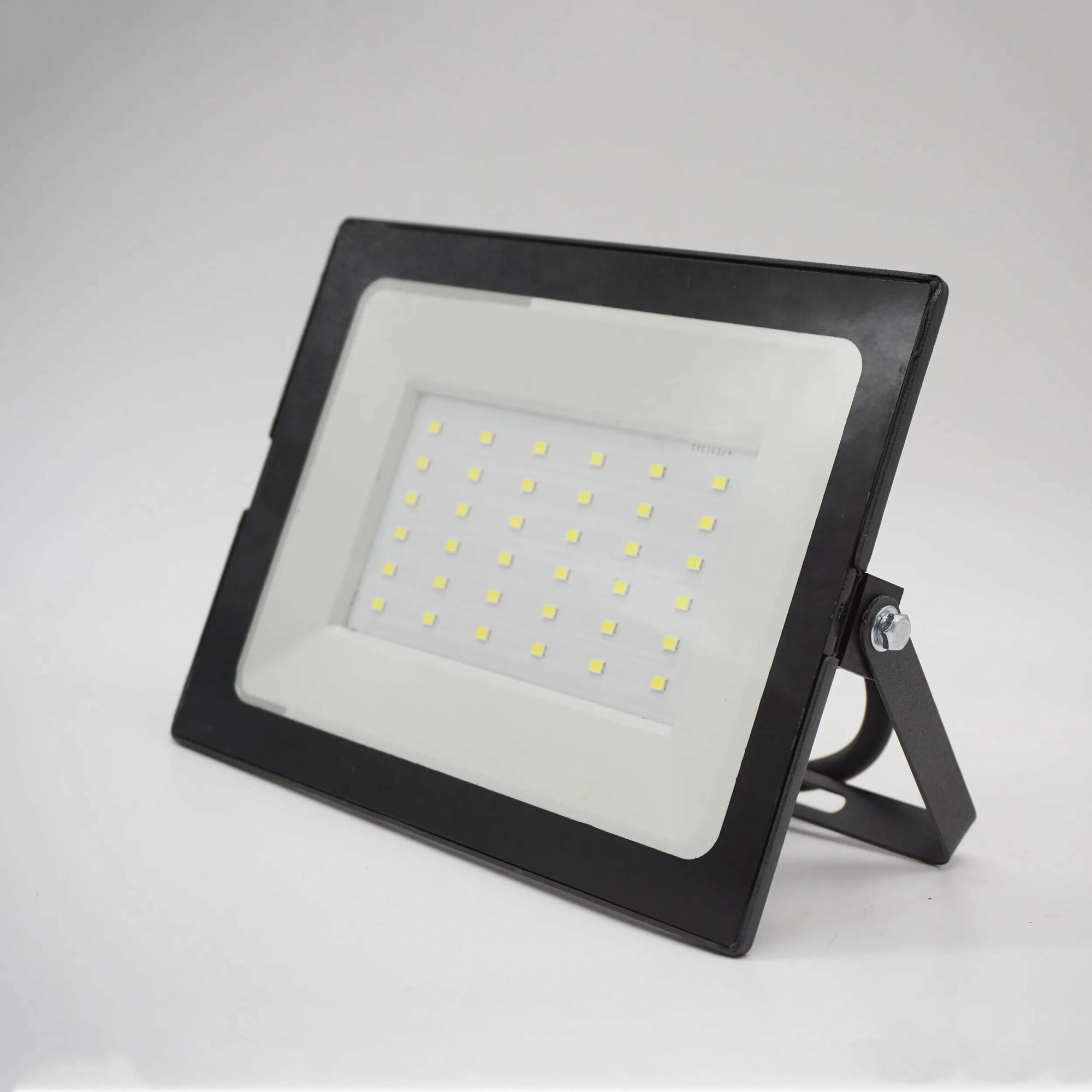 Светодиодный прожектор LUXEL, 30 Вт ,6500 К (LED-LPE-30C)