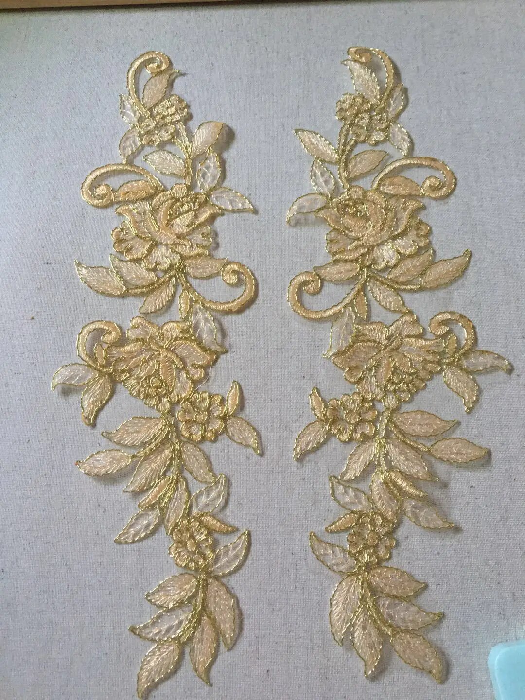 Кружевная аппликация 38x12 см