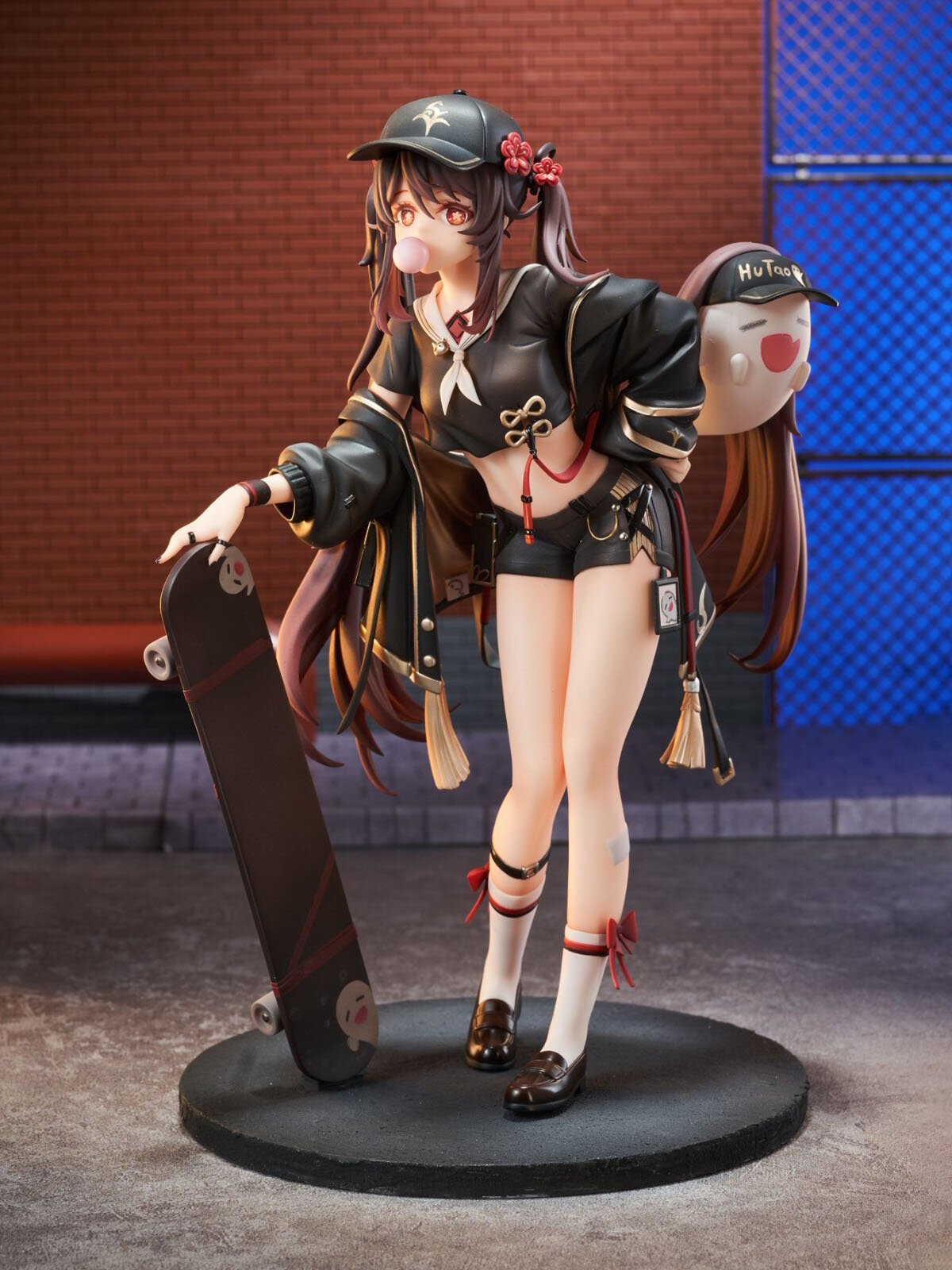 Игра Фигурка Геншин Импакт/скейтбордист девушка Ху Таo/Genshin Impact Hu Tao(23cm)