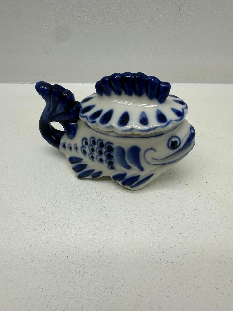 Икорница "Рыба-кит", фарфор, роспись, Объединение «Гжель», СССР, 1972-1985 гг.