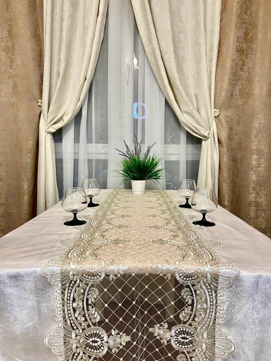 Скатерть Велюровая "XVTOROV SHOP" 150x220 см, белая, ажурные узоры