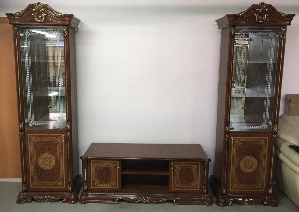 Тумба под ТВ Грация, цвет: орех глянец, фабрики Диа Мебель, Россия.