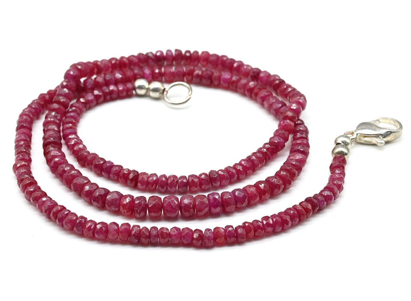 Бусы, корунд