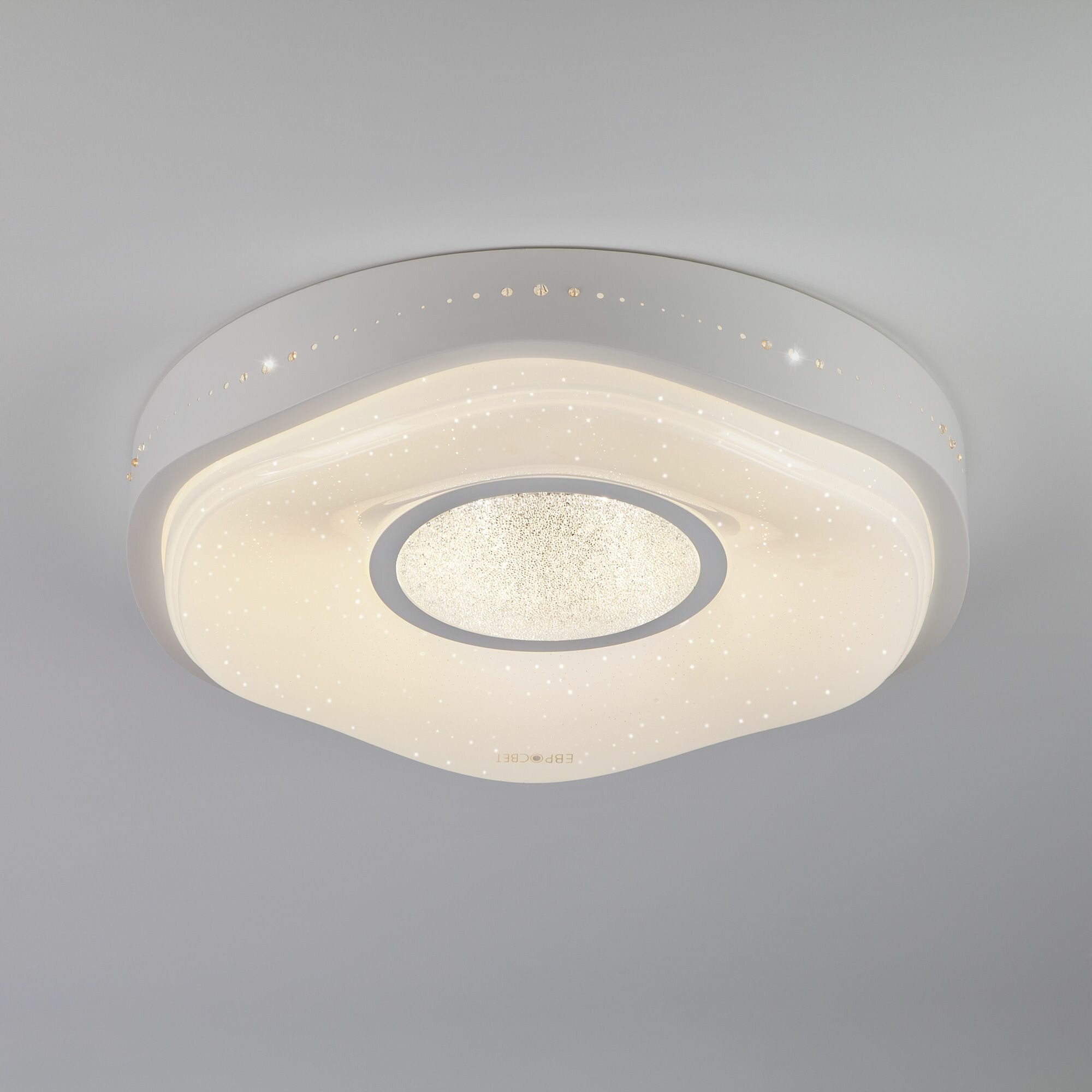 Светильник потолочный с пультом управления Eurosvet 40011/1 LED белый