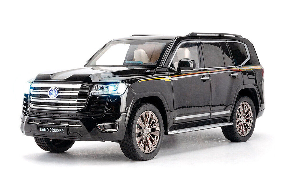 Toyota land cruiser 300 2024 black / тойота лэнд крузер черный длина 28 см (в пенопласте без картонной коробки)