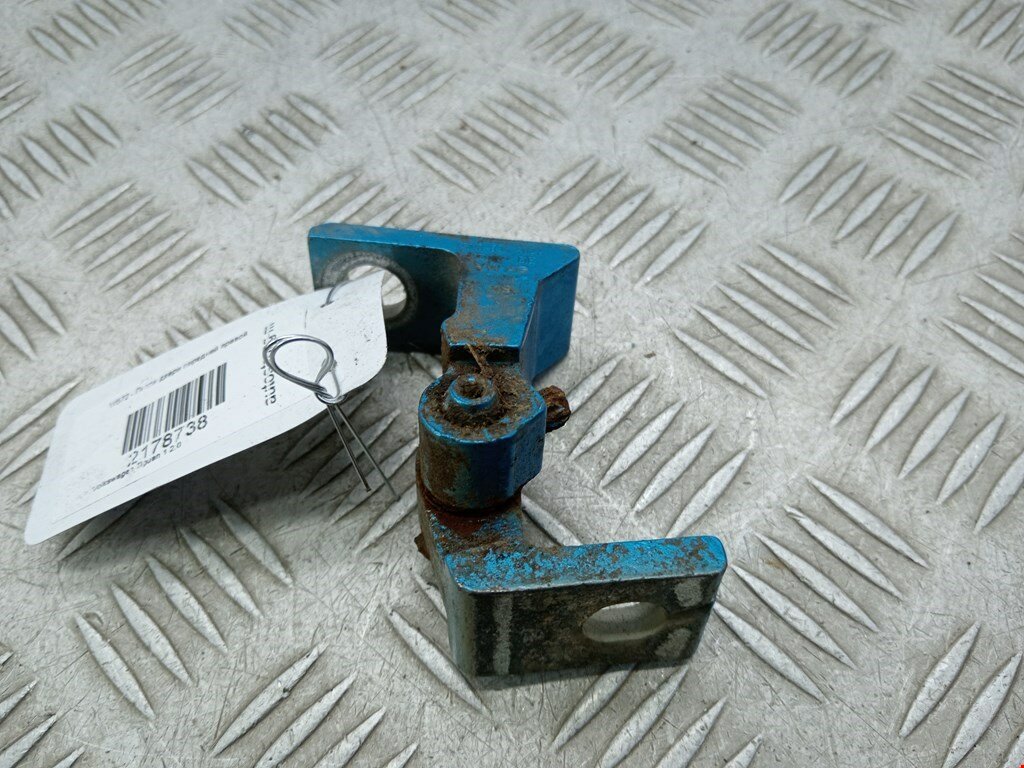 Петля двери передней правой Volkswagen Tiguan 1 5N0831402A арт. 2178738