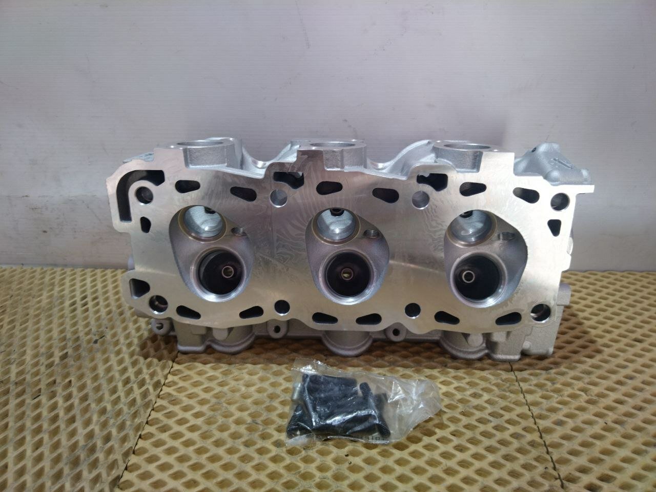 Головка блока цилиндров Для mitsubishi 6G72 12V