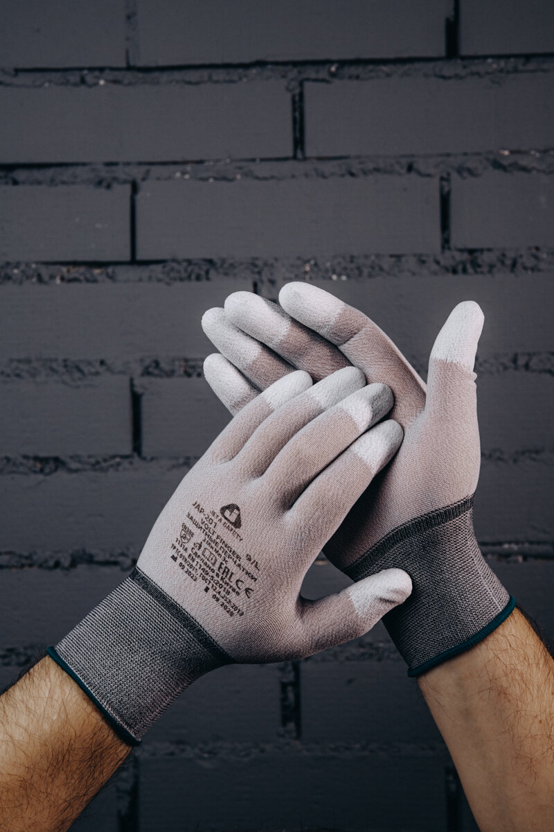 Защитные перчатки JAP-201 (M) Volt Finger с углеродной нитью с полиуретановым покрытием кончиков пальцев