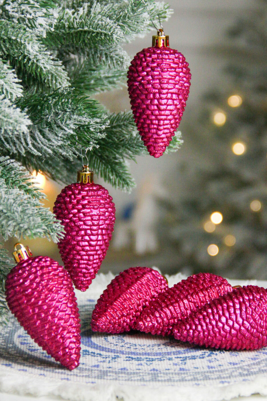 Набор украшений шишки еловые, цвет - малиновая фуксия, пластик, 8 см, 6 шт, Kaemingk 028590
