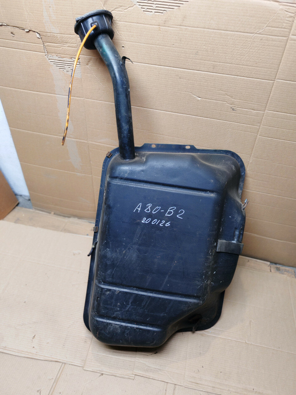 Бак топливный Audi 80 B2 седан 1.6 YN