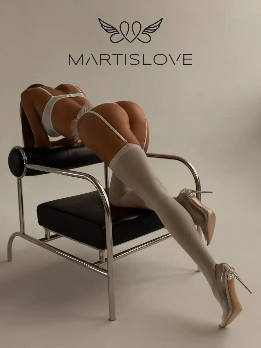 Чулки красные под пояс