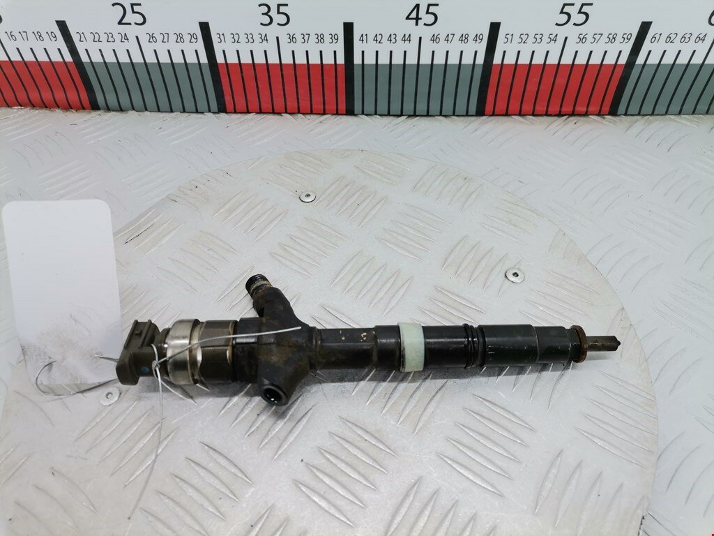 Форсунка дизельная электрическая Toyota Avensis 2 (T250) 2367009031 арт. 1604794