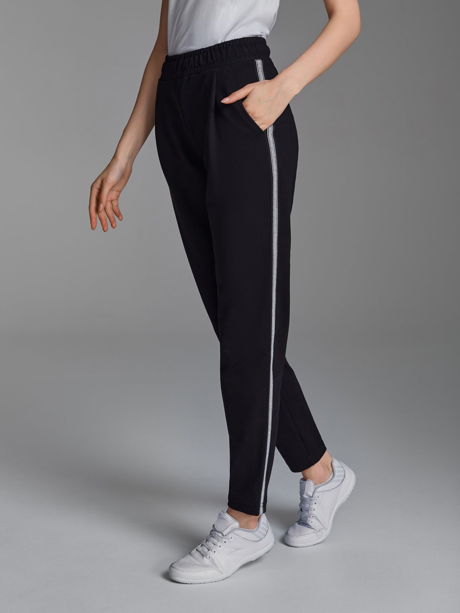 Брюки спортивные