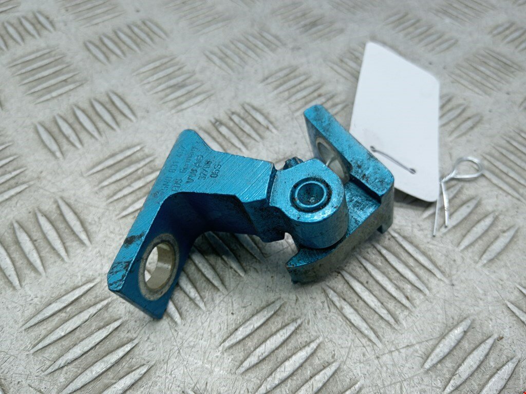 Петля двери задней правой Volkswagen Tiguan 1 5N0831402 арт. 2178742