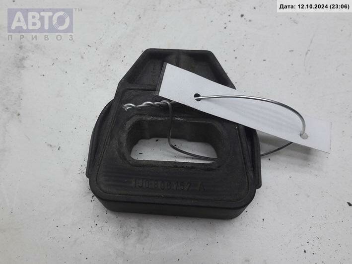 Кронштейн радиатора Volkswagen Bora