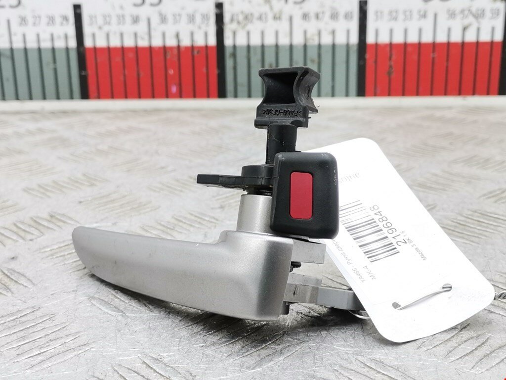Ручка двери внутренняя передняя правая Mazda 3 BK D35158330 арт. 2196848