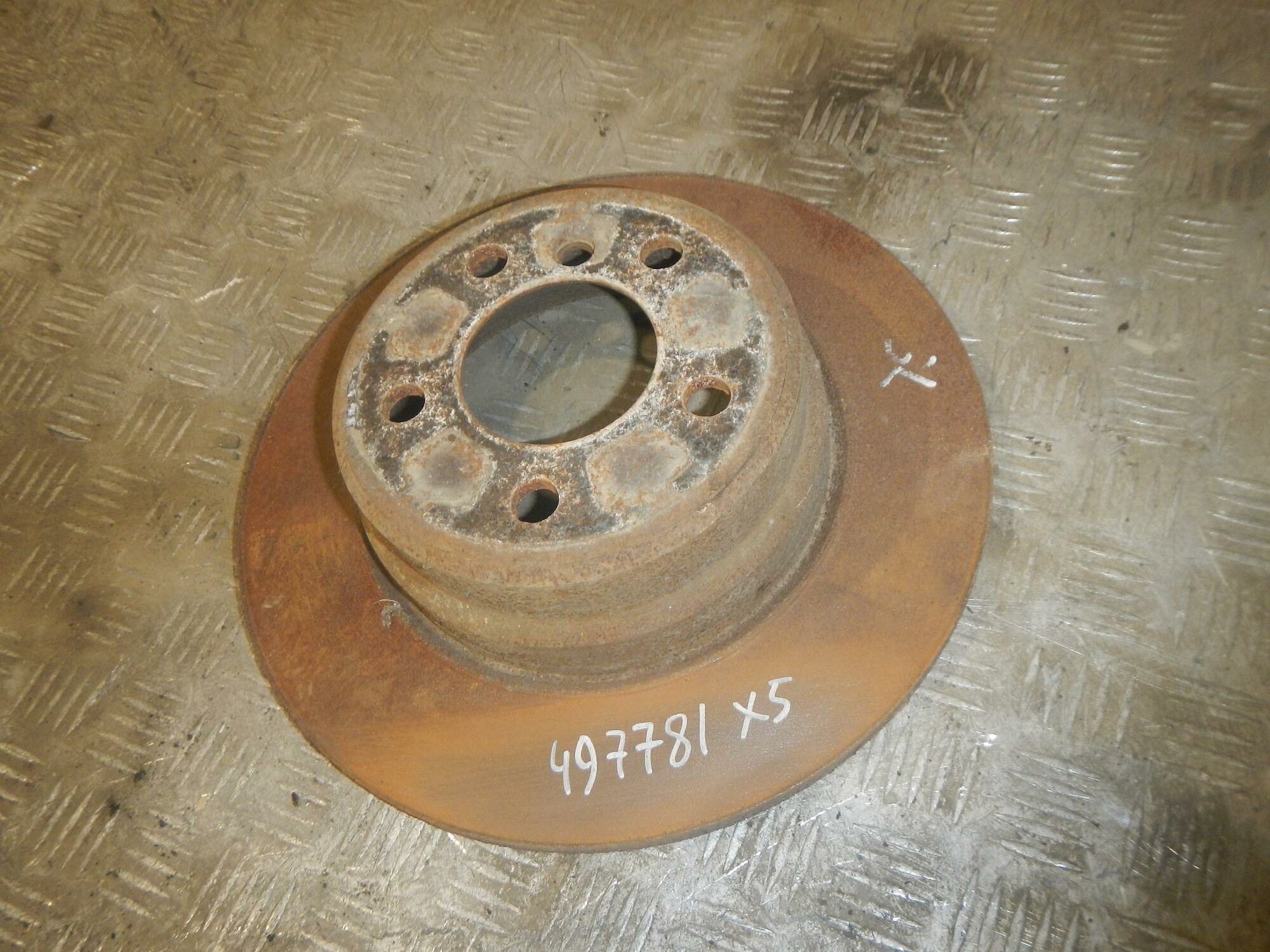 Б/У Диск тормозной задний не вентилируемый, BMW (БМВ)-X5 (E53) (99-06) BMW X5 (E53) (99-06) Небольшой износ. 497781 BMW ...