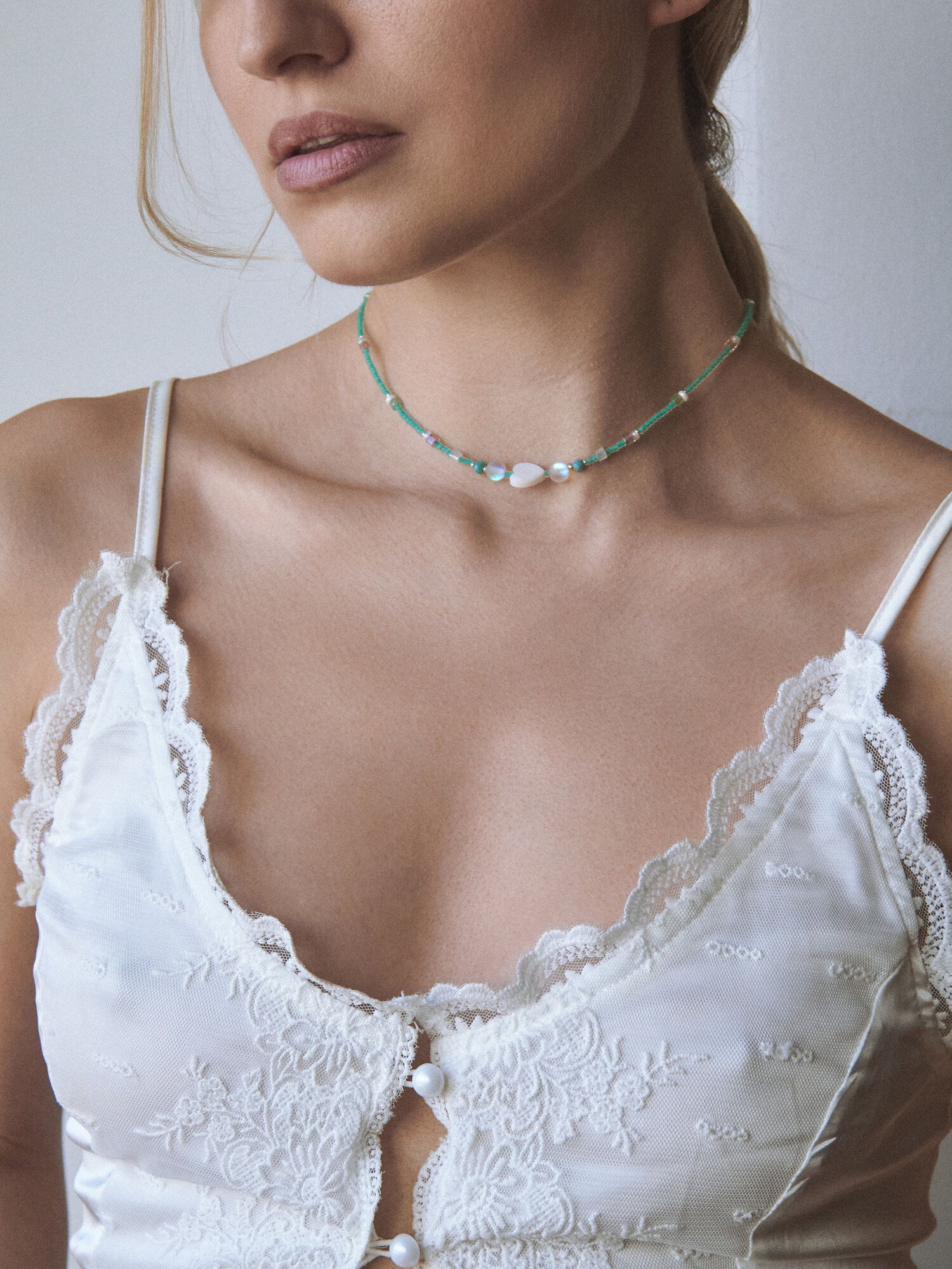 Чокер, перламутр