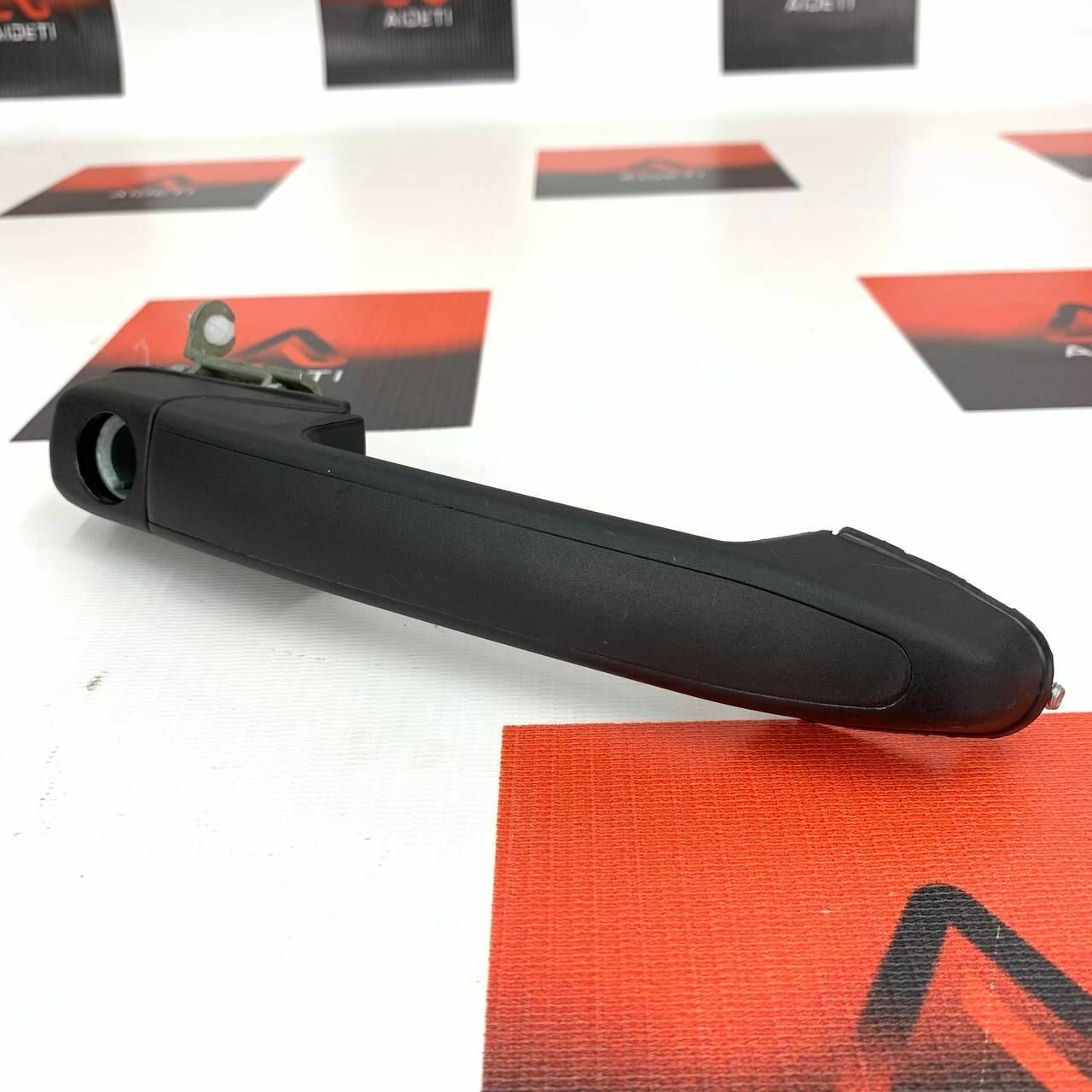 Ручка наружная передняя (Пассажирская) правая черная для Калина, Гранта, Нива Шевроле 1118-1119,2190-2191,2123