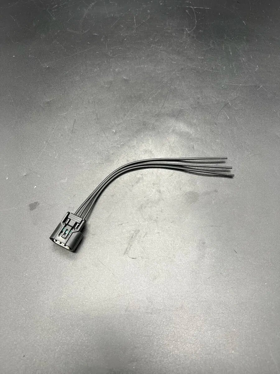 Разъем датчика давления масла ( фишка ) Новое Cargoparts