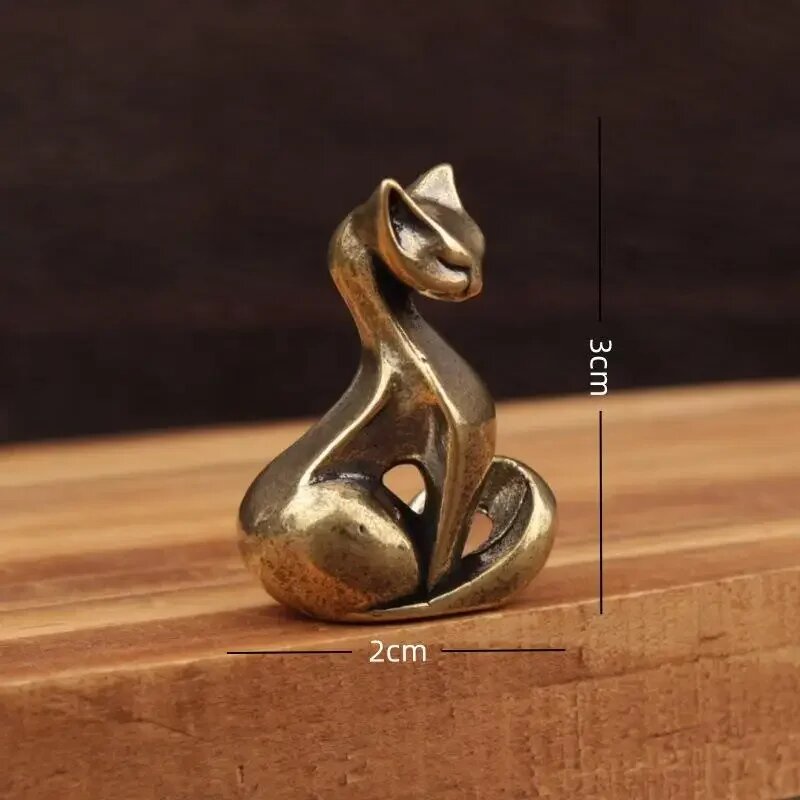 Латунная статуэтка кошки
