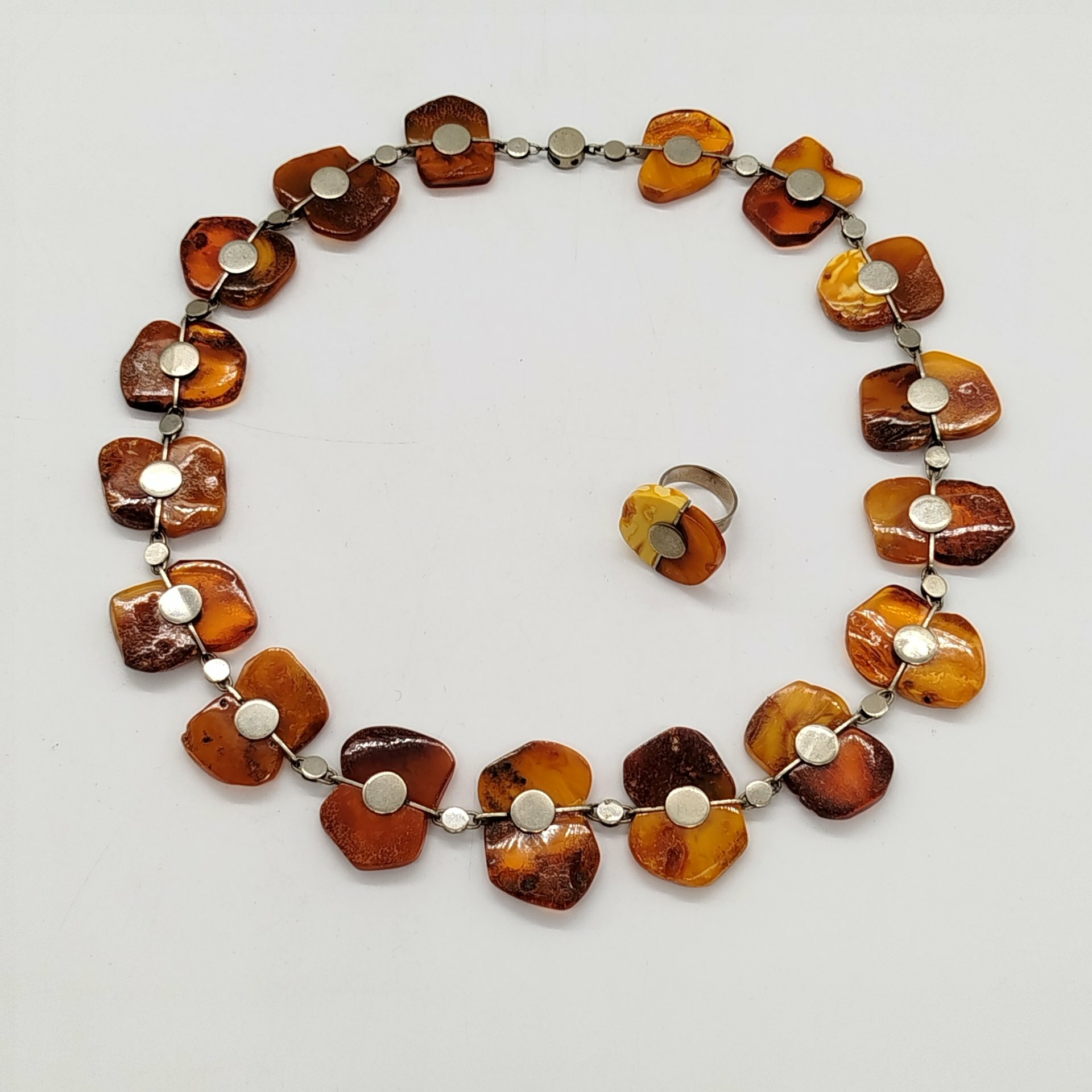 Комплект украшений из колье и кольца, металл, янтарь, СССР, 1970-1990 гг.