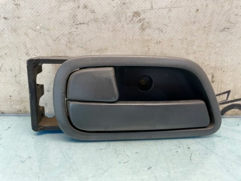 Ручка двери внутренняя Kia Rio 2009 826111G010XI JB G4EE, передняя левая (с пробегом)