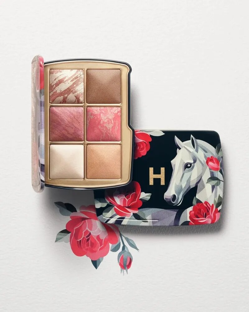 Палитра для лица Hourglass Horse Limited Edition 6 в 1: румяна, хайлайтер, бронзер, лимитированная коллекция с принтом белой лошади и розами
