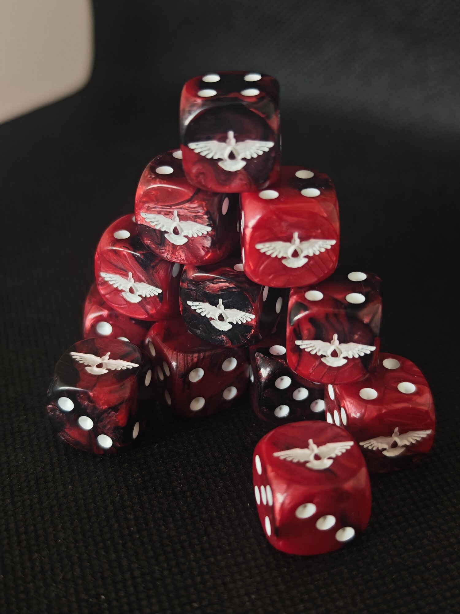 Набор кубиков Кровавые Вороны 20 шт 16 мм с металлическим кейсом, Warhammer 40k, AOS, Старый Мир