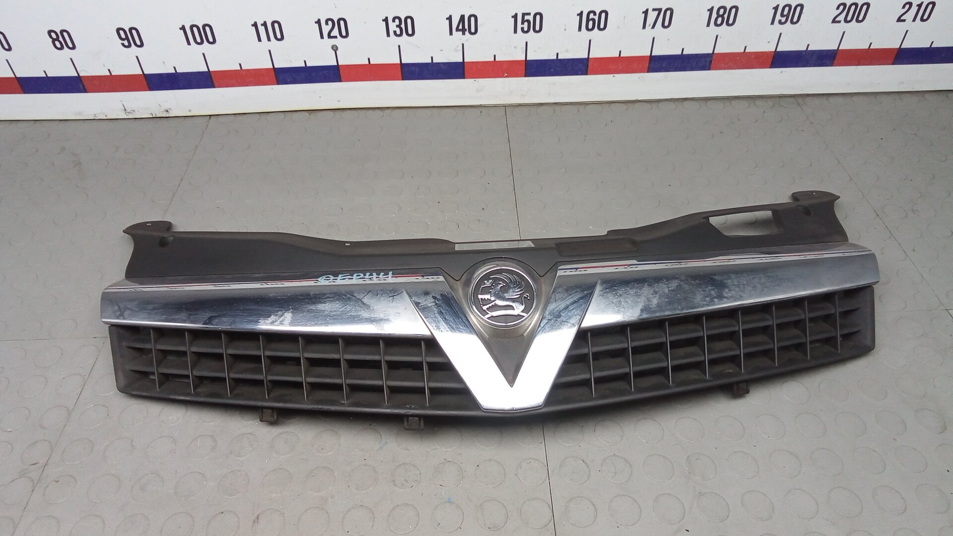 Решетка радиатора OPEL ASTRA H