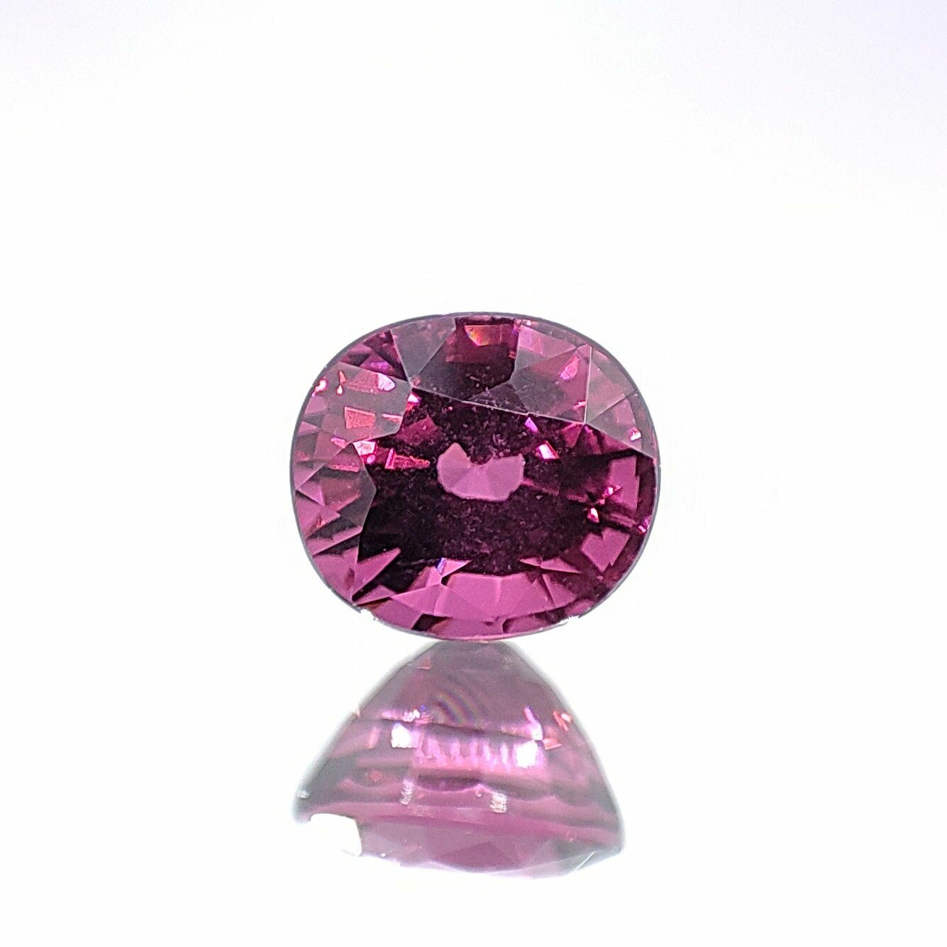 Гранат Умбалит кушон 2.36 ct. Танзания + гемм. заключение