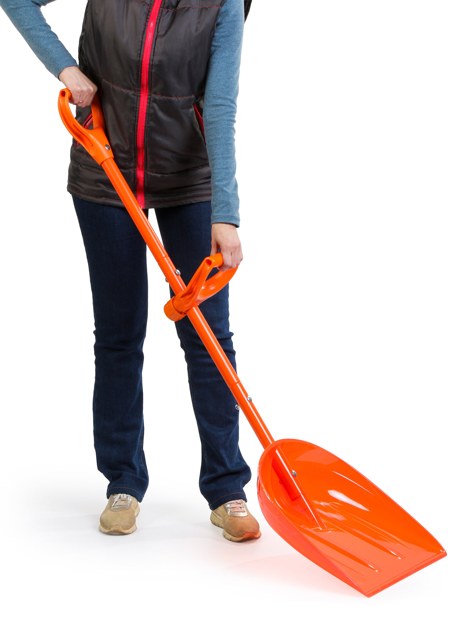 Лопата для снега поликарбонатная Компакт, алюминиевый черенок с D-рукояткой и ручкой силы, оранжевая, 141х45х11 см