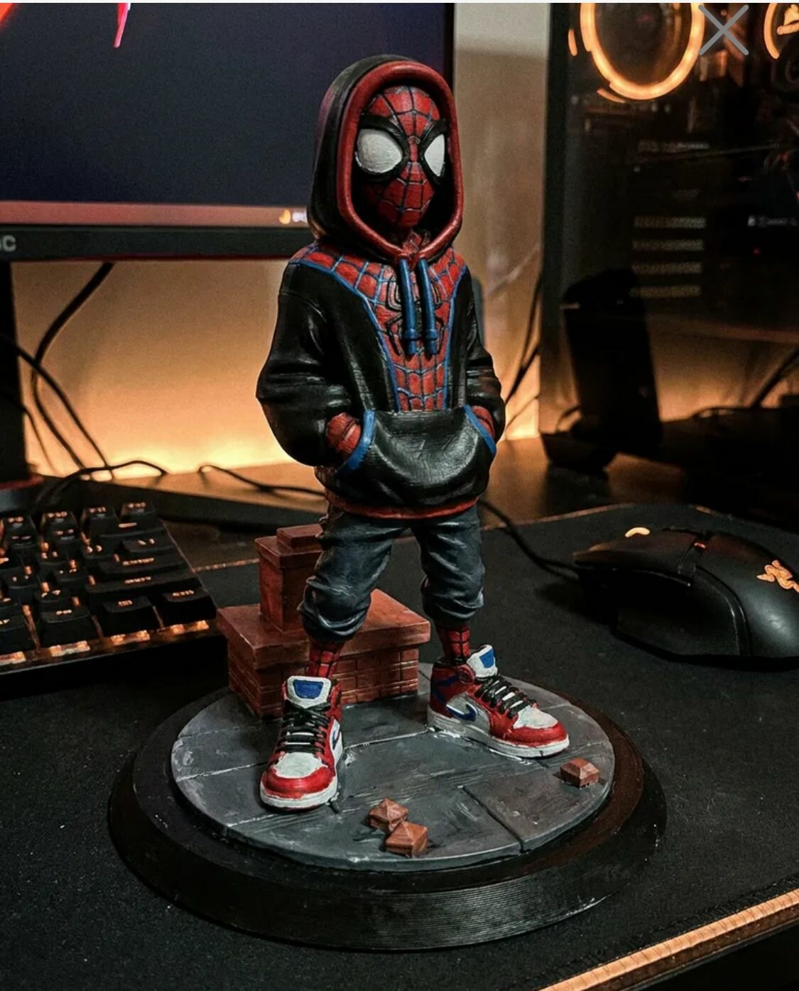 Spider Man. Miles Morales. Фигура на подставке. 10 см