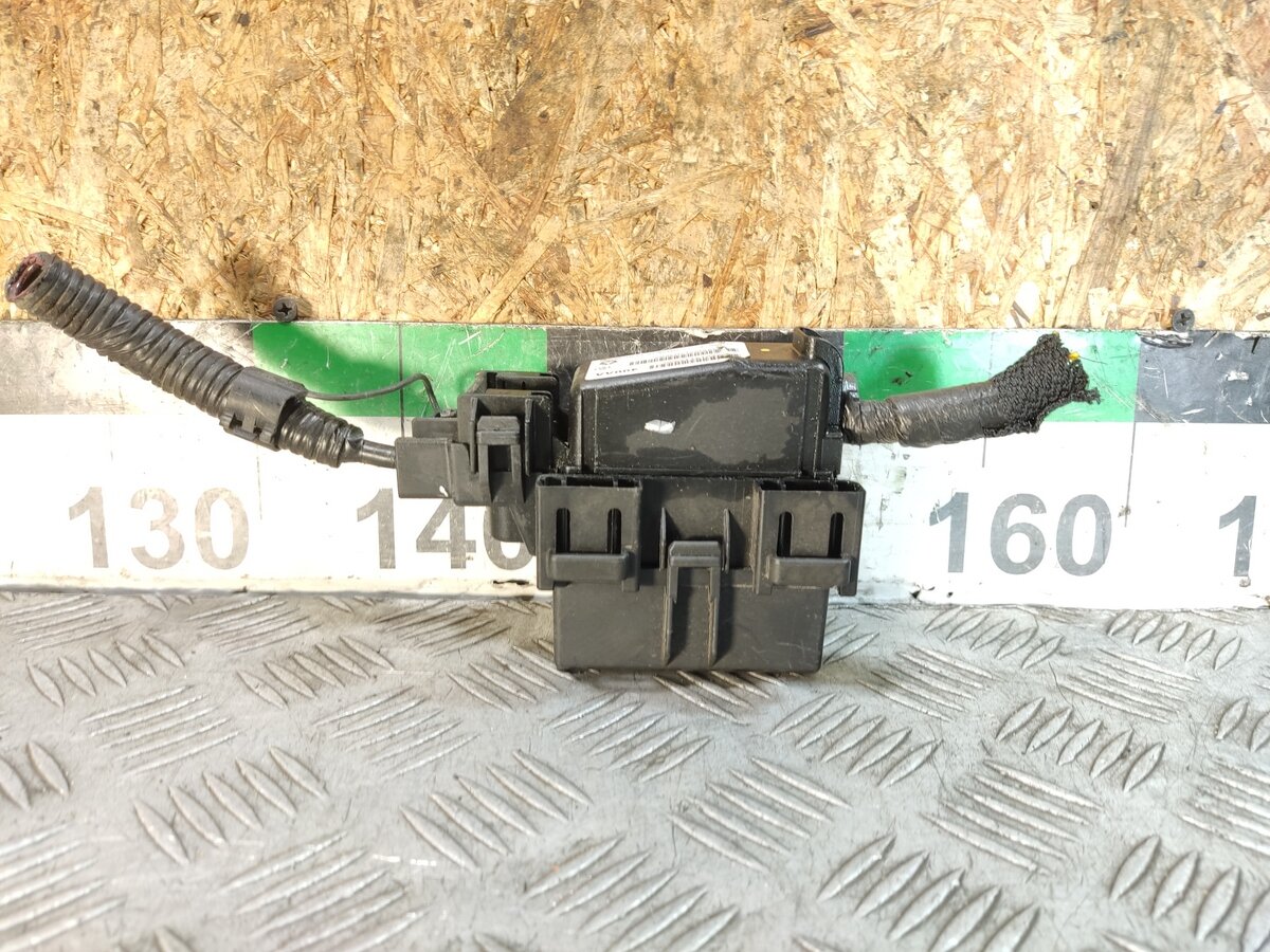 Блок предохранителей моторный JEEP Grand Cherokee 2010-2021 68191499AA