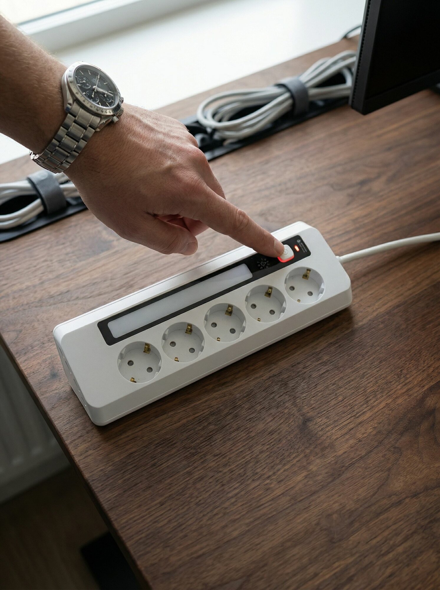 Удлинитель на 5 розетки (4000W, 16A) угловой с 2 Type-C и 2 USB Сетевой фильтр с защитой от перенапряжения и ночником Для кухни, столешницы и мебели, белый