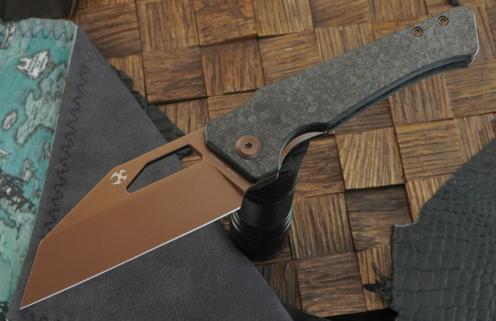 Складной нож Kansept Knives Egress, сталь CPM S35VN, Rose Gold Coated, рукоять карбон