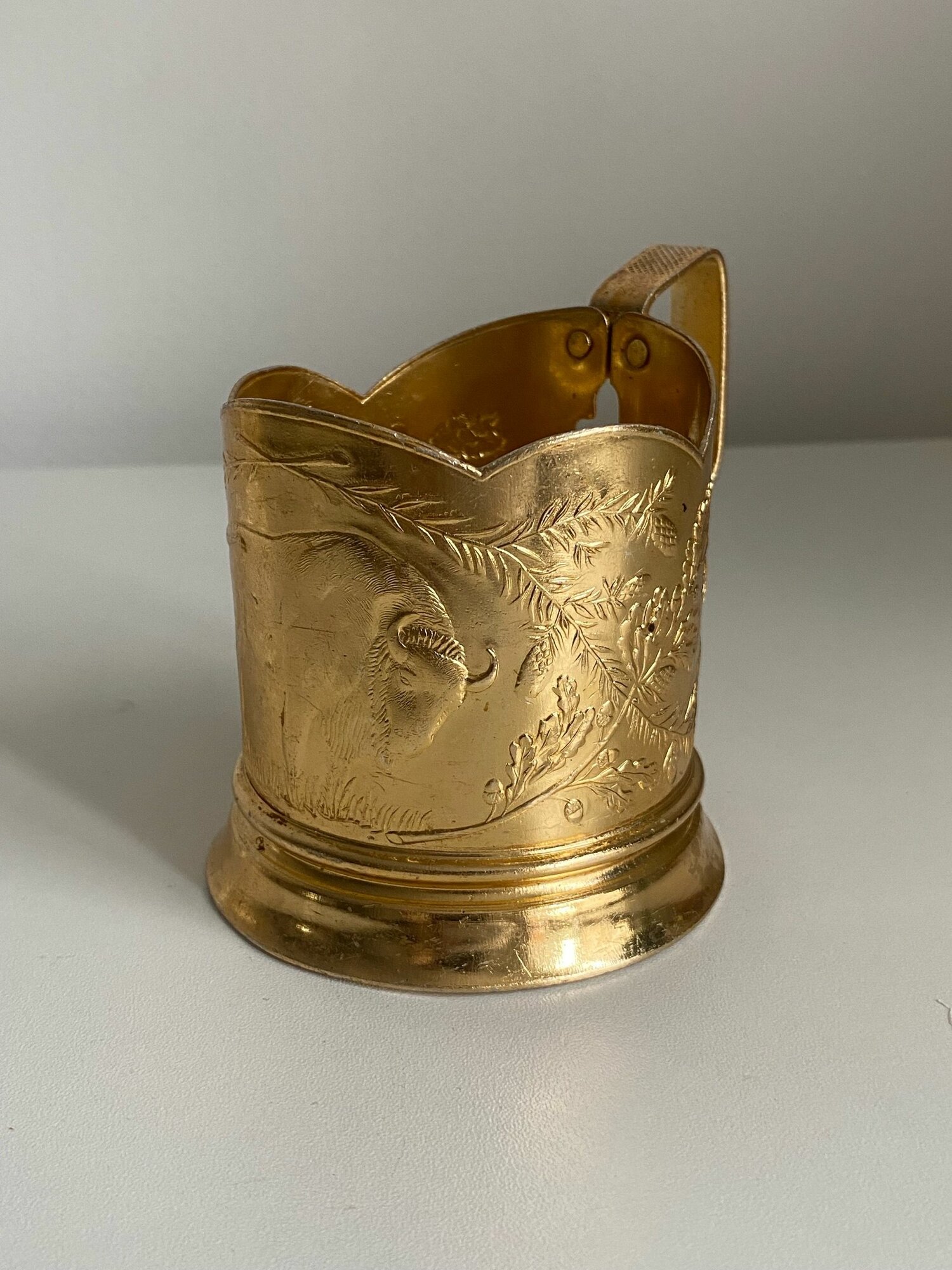 Подстаканник "Зубр". Алюминий. СССР. Высота: 9 см.