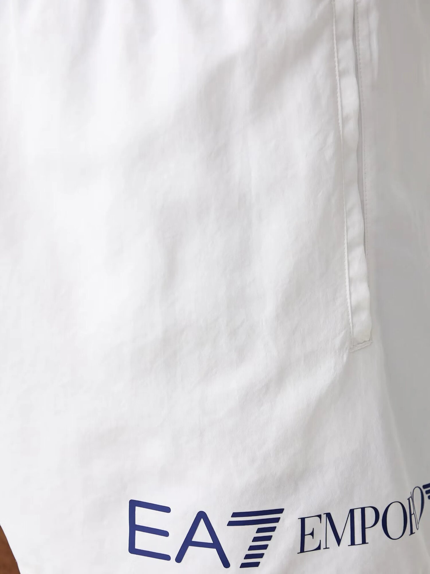 Шорты для плавания EA7 EMPORIO ARMANI Logo-print drawstring swim shorts, размер 48, бежевый/белый — фото 1