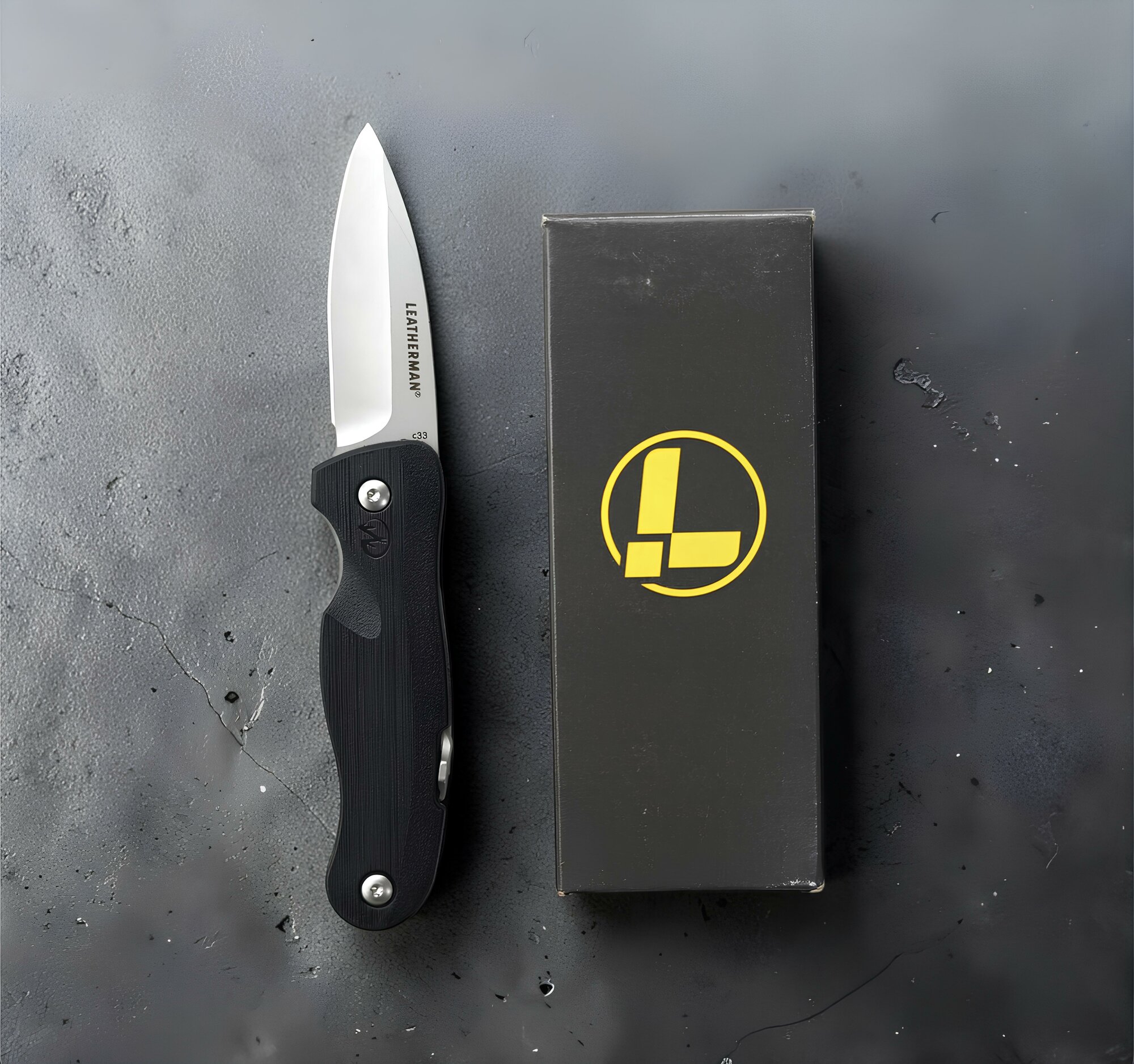 Нож перочинный Leatherman C33 860011, многофункциональный, черный