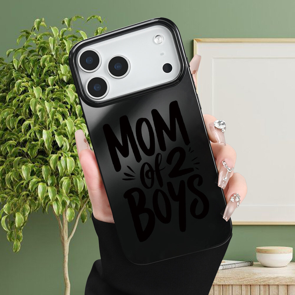 Чехол для смартфона с принтом Two Boys Mom, УФ-печать, ударопрочный, защита от пожелтения, устойчив к загрязнениям, черный, для моделей 11, 12, 13, 14, 15, 16, 17, SE, XR, XS, 8 Plus, 7 Plus