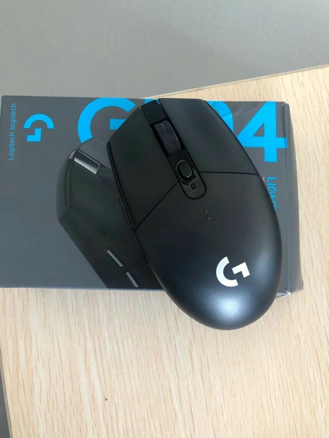 Logitech G304 беспроводная игровая мышь черного цвета в разобранной упаковке, как показано, официально лицензированная