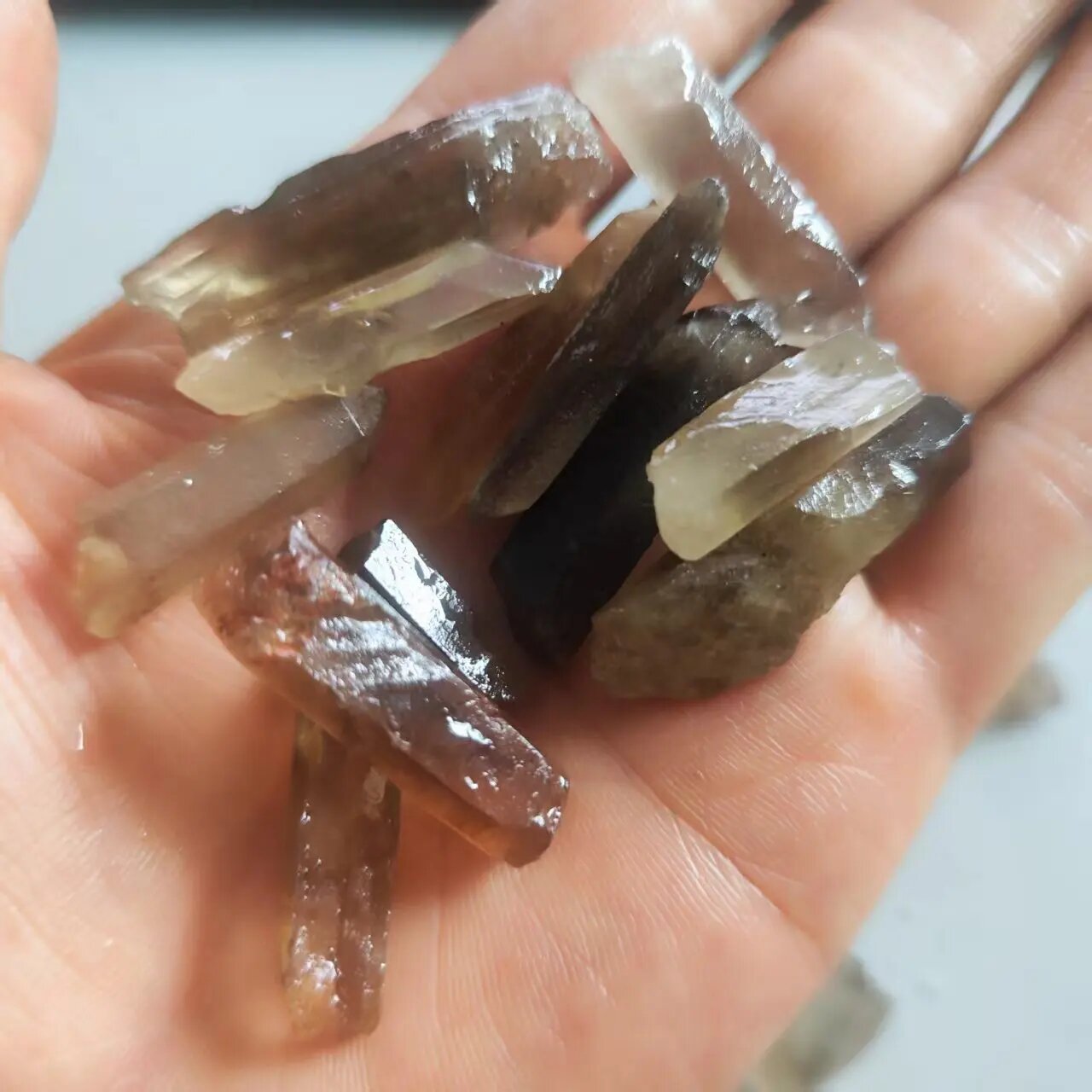Дымчатый кварц, лемурианский камень 1-2cm