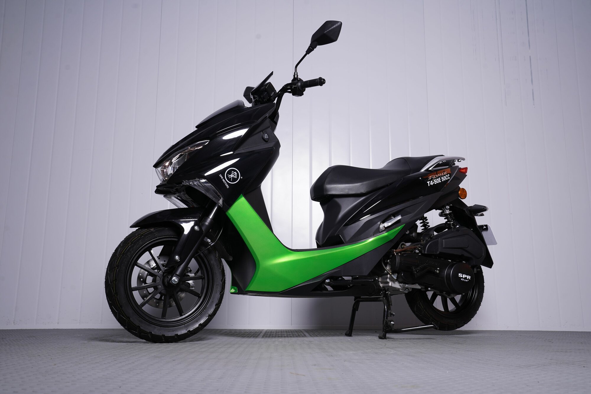 Скутер SPRMOTORS FORCE, 149см3, 8.6 л. с. Без ПТС (49cc), в заводской упаковке