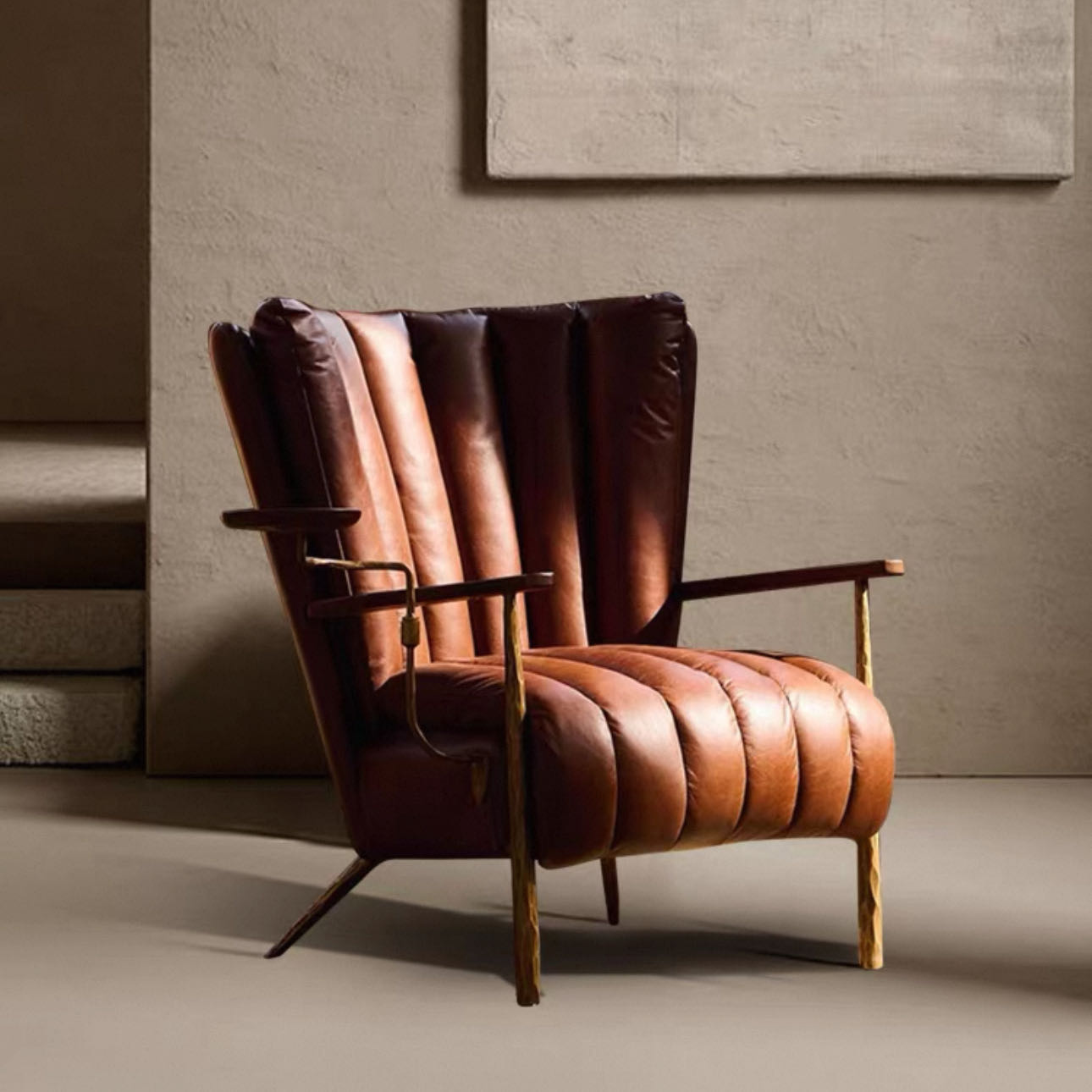 Интерьерное кожаное кресло с маленьким подстаканником на подлокотнике Bouglon