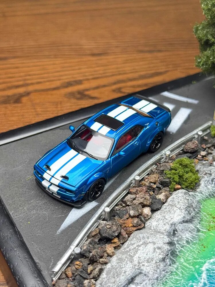 SH 1:64 Dodge SRT Hellcat Легковая модель автомобиля