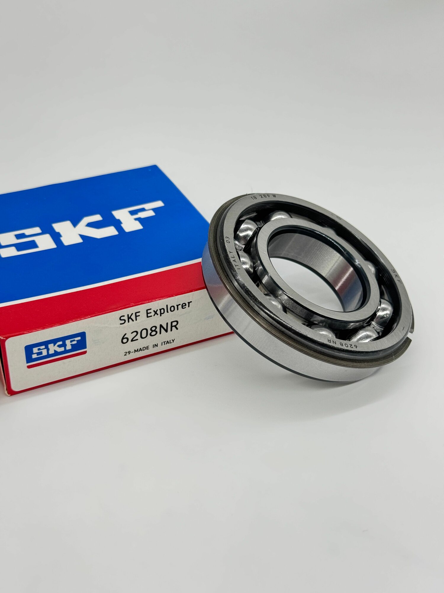 Подшипник SKF 6208NR (50208) 40х80х18 Раздаточная коробка Газ (66), Двигатель тягачей кзкт