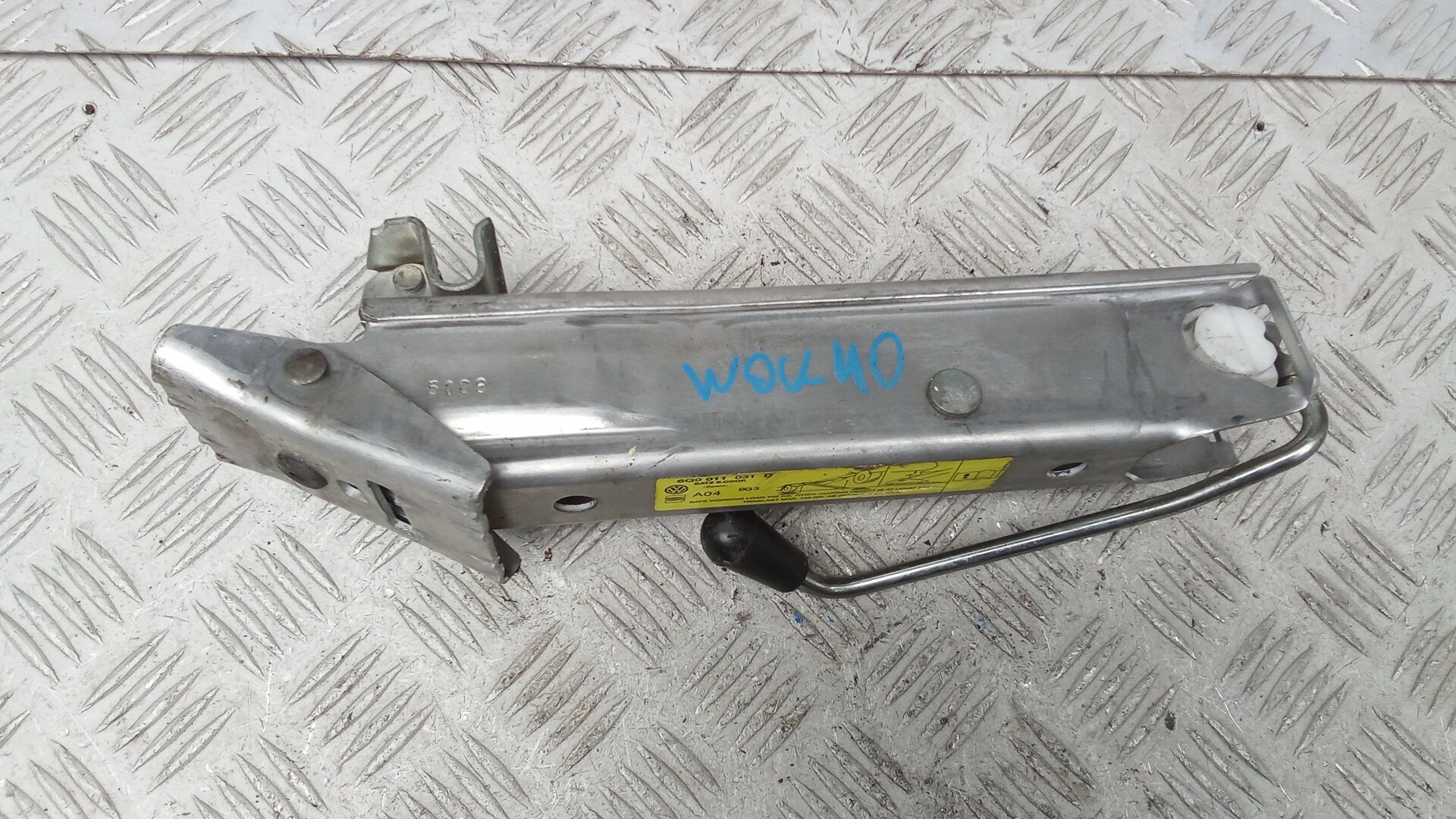 Домкрат VOLKSWAGEN POLO 4 (9N)