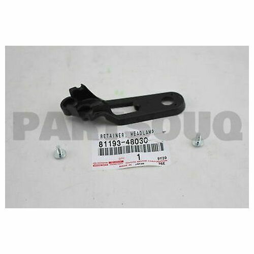 Крепеж фары Toyota 8119360120