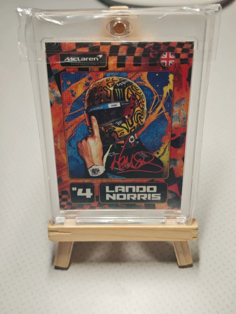 Специальная светоотражающая карточка Topps с изображением шлема пилота Формулы-1 LANDO NORRIS