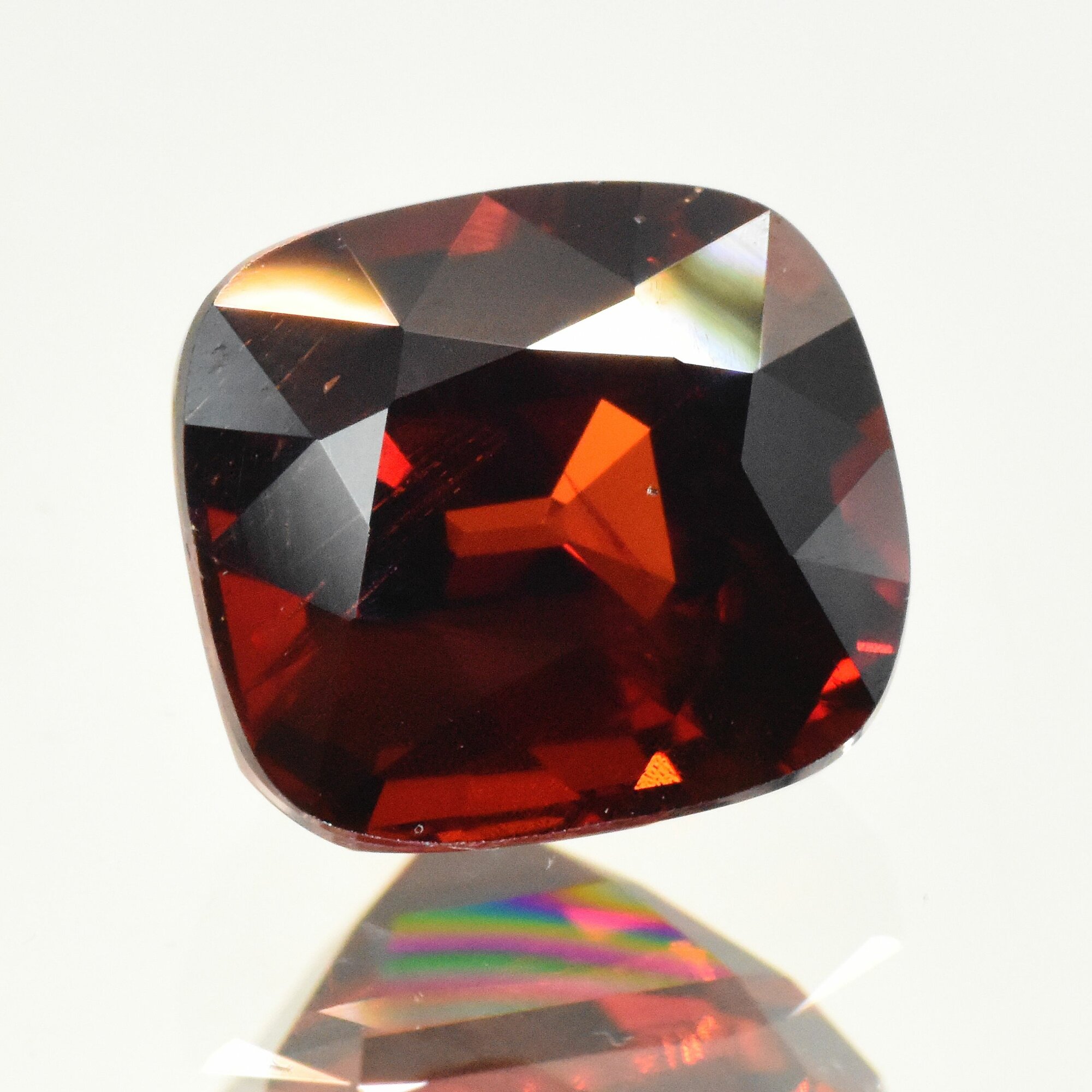 Гранат Спессартин 4.41 ct. кушон (Нигерия) + гемм. заключение